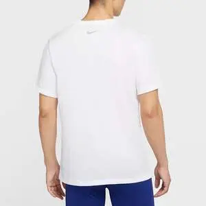 Nike Short Sleeve Graphic T-shirt