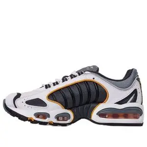 Nike Max Tailwind 4 Sneakers