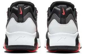 Nike Max 200 Sneakers - White/red
