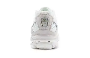 Mizuno Wave Rider 10 Athletic Sneakers - Beige/gold