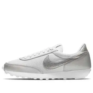 Nike Nike Daybreak Metallic Silver Sneakers Silver/gray