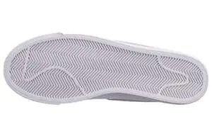 Nike Nba X Blazer Low Sb Low Top Sneakers - White