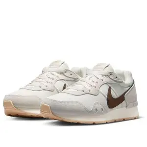 Nike Venture Runner Sneakers - White/brown