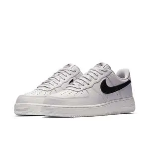 Nike Force 1 '07 Low Top Sneakers