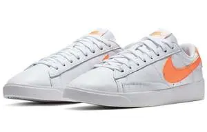Nike Blazer Low Le Sneakers - White