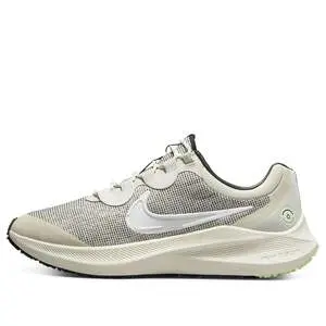 Nike Zoom Winflo Shield Sneakers