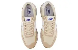 NEW BALANCE 237 Sneakers - Cream/white