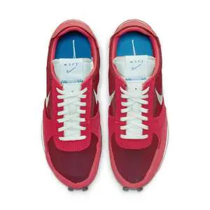 Nike Daybreak-type Sneakers