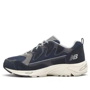 NEW BALANCE Shoes - /white/gray