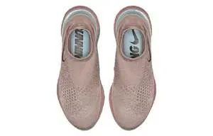 Nike Rise React Flyknit - Pink