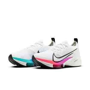 Nike Zoom Tempo Next% Flyknit Low Top Sneakers - White/black/hyper Violet