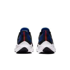 Nike Zoom Winflo 7 Athletic Sneakers