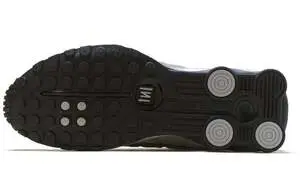 Nike Shox R4 Athletic Sneakers - Black/silver