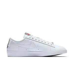 Nike Blazer Low Se Lx "broken Hearted" Sneakers - White/black