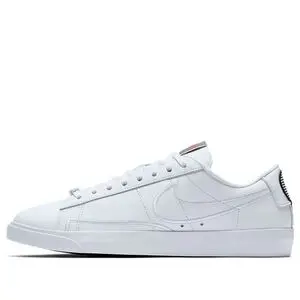 Nike Blazer Low Se Lx "broken Hearted" Sneakers - White/black