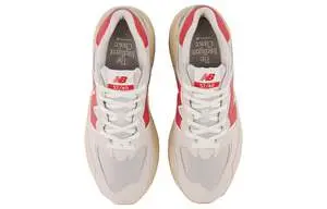 NEW BALANCE 57/40 Sneakers - Beige/red