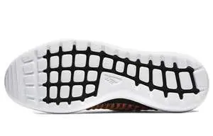 Nike Roshe Two Flyknit Sneakers - Black/orange