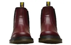 Dr. Martens 2976 Smooth Chelsea Boots - Cherry Red