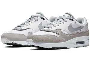 Nike Max 1 Sneakers - Light Grey/white