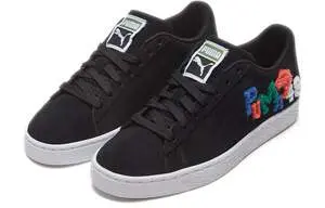 PUMA Suede Classic Badges Low Top Sneakers