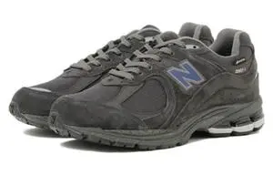 NEW BALANCE 2002r X Beams X Gore-tex Sneakers - Gray