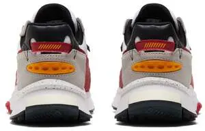 PUMA Scuderia Ferrari X Wild Rider Low Top Sneakers - White/black/red