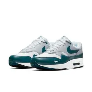Nike Max 1 Lv8 Sneakers