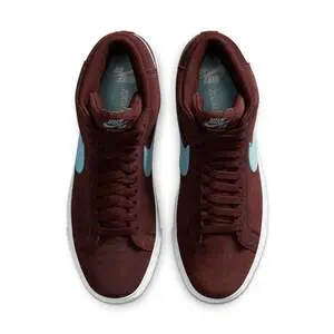 Nike Zoom Blazer Mid Sb Sneakers