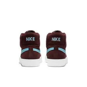 Nike Zoom Blazer Mid Sb Sneakers