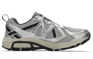 NEW BALANCE Low Top Sneakers - Silver/black