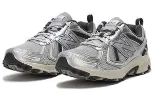 NEW BALANCE Low Top Sneakers - Silver/black