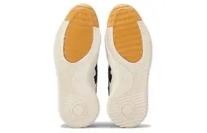 Onitsuka Tiger Acromount Mt Sneakers - White/black