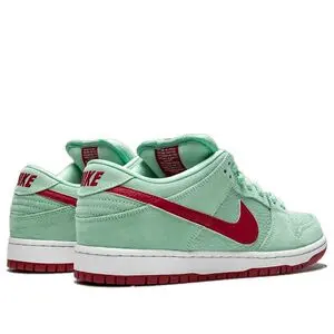 Nike Dunk Low Pro Sneakers - Green