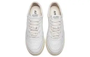 AUTRY Medalist Leather Low Lettering Sneakers - White/black