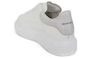 Alexander McQueen Oversized Sneakers - White/silver