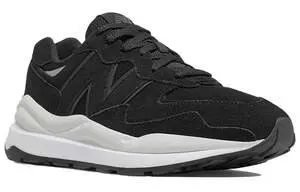 NEW BALANCE 57/40 Sneakers - Black/white