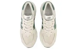 NEW BALANCE 57/40 Sneakers - Beige/green