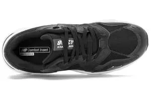 NEW BALANCE 426 Series Low Top Sneakers