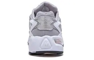 NEW BALANCE 725 Low Top Lace Up Sneakers - Silver/pink/white