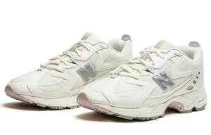 NEW BALANCE 828 Low Top Sneakers - White