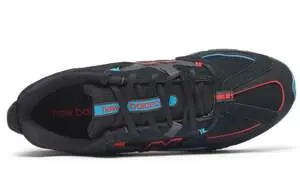 NEW BALANCE 828 Sneakers - Black