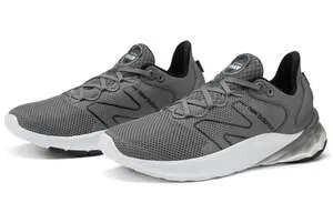 NEW BALANCE Fresh Foam Roav V2 Sneakers - Grey/black