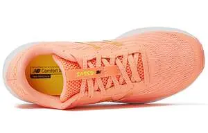 NEW BALANCE 635 Running Shoes