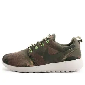 Camouflage Nike Roshes