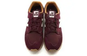 NEW BALANCE 520 Sneakers - Wine Red