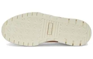 PUMA White Pink Low Top Sneakers - White/pink