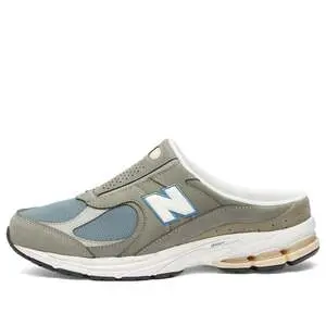 NEW BALANCE 2002rm Slip-on Sneakers