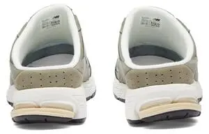 NEW BALANCE 2002rm Slip-on Sneakers