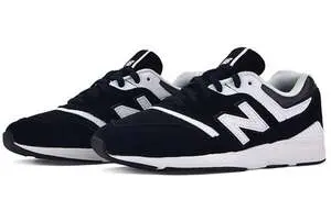 NEW BALANCE 697 Sneaker - Black/white