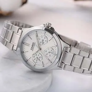 Casio Stainless Steel Quartz Analog Watch - White